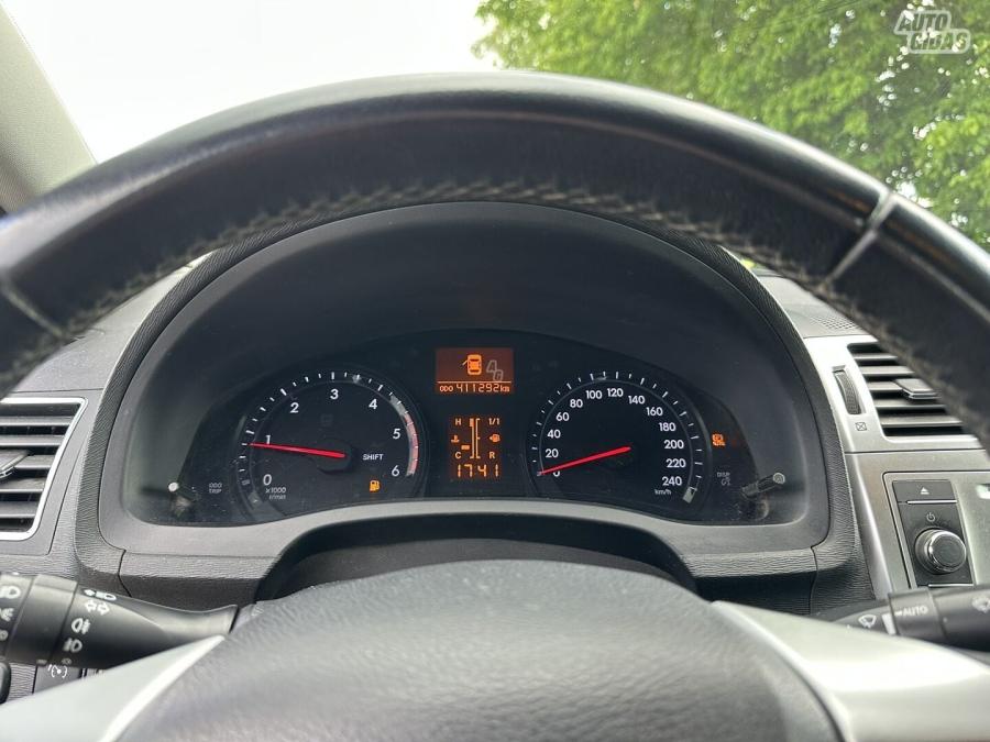 Grey Toyota Avensis 2013 in Vilnius, with an engine capacity of 2.00 L and mileage of 411 thousand km for 4700 €, photo 11 on AUTOMOTO.COM.LV