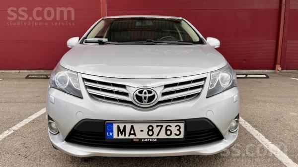 Pelēks Toyota Avensis 2013 Rīga, ar dzinēja tilpumu 2.20 L un nobraukumu 321 tūkst. km par 5700 €, foto 8 vietnē AUTOMOTO.COM.LV