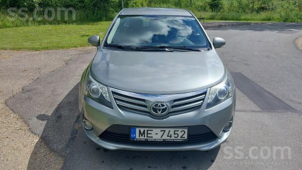 Pelēks Toyota Avensis 2013 Alūksne, ar dzinēja tilpumu 1.80 L un nobraukumu 0 tūkst. km par 3750 €, foto 4 vietnē AUTOMOTO.COM.LV