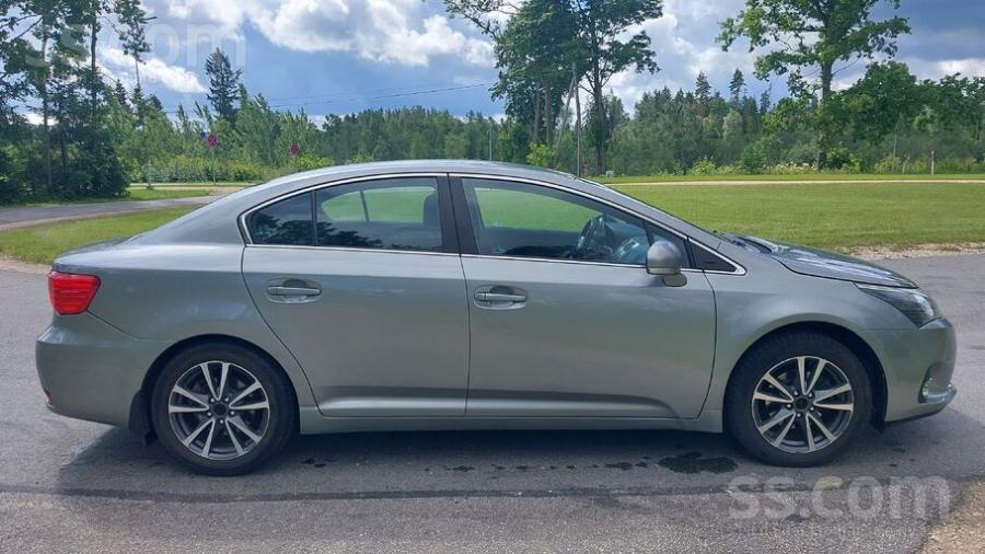 Grey Toyota Avensis 2013 in Aluksne, with an engine capacity of 1.80 L and mileage of 0 thousand km for 3750 €, photo 12 on AUTOMOTO.COM.LV