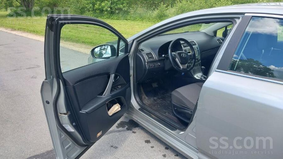 Grey Toyota Avensis 2013 in Aluksne, with an engine capacity of 1.80 L and mileage of 0 thousand km for 3750 €, photo 13 on AUTOMOTO.COM.LV