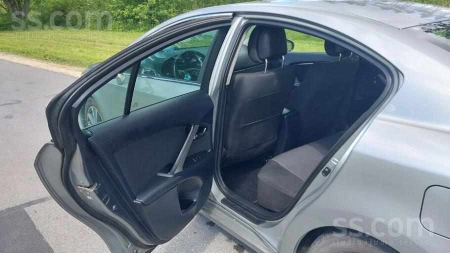 Grey Toyota Avensis 2013 in Aluksne, with an engine capacity of 1.80 L and mileage of 0 thousand km for 3750 €, photo 23 on AUTOMOTO.COM.LV