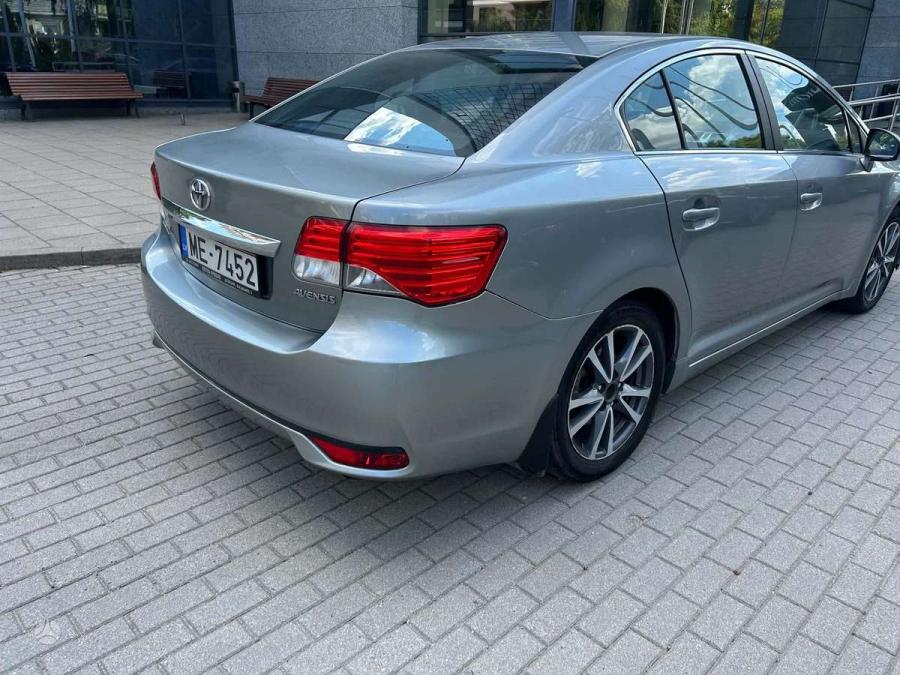 Pelēks Toyota Avensis 2013 Viļņa, ar dzinēja tilpumu 1.80 L un nobraukumu 291 tūkst. km par 4900 €, foto 6 vietnē AUTOMOTO.COM.LV