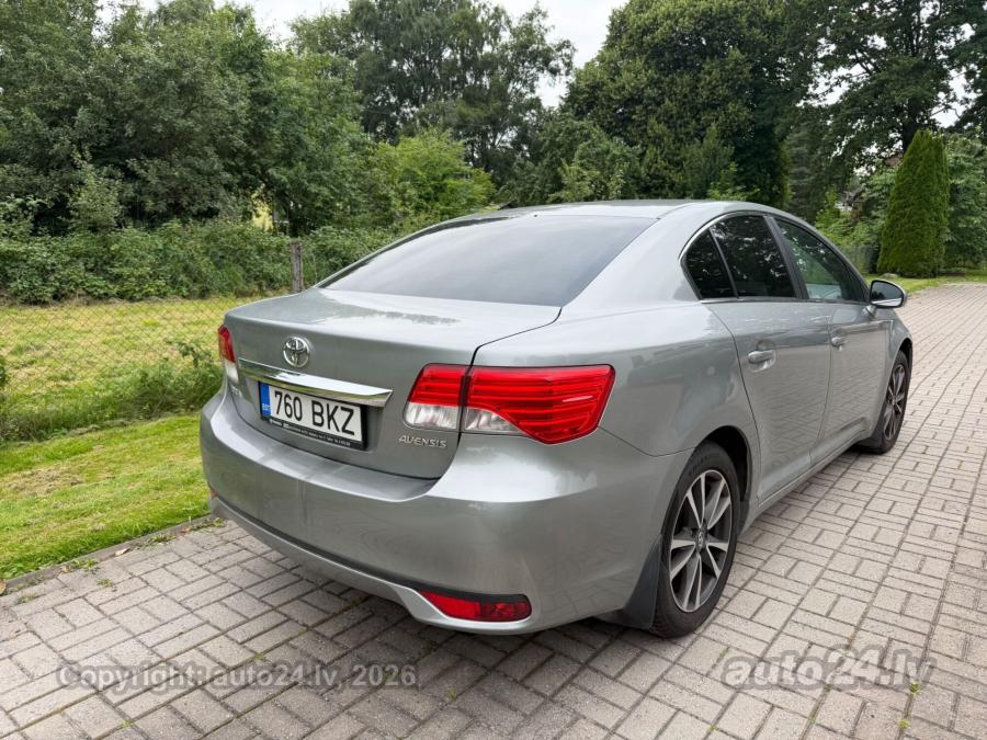 Серый Тойота Авенсис 2013 в Тарту, объемом двигателя 1.80 л и пробегом 180 тыс. км за 8500 €, фото 4 на AUTOMOTO.COM.LV