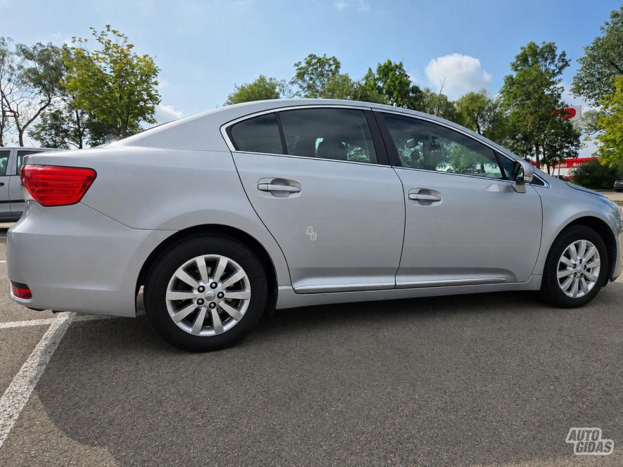 Grey Toyota Avensis 2013 in Kaunas, with an engine capacity of 2.00 L and mileage of 213 thousand km for 9650 €, photo 3 on AUTOMOTO.COM.LV
