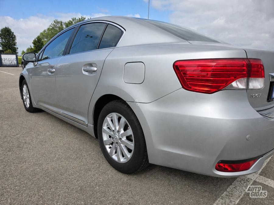 Grey Toyota Avensis 2013 in Kaunas, with an engine capacity of 2.00 L and mileage of 213 thousand km for 9650 €, photo 6 on AUTOMOTO.COM.LV