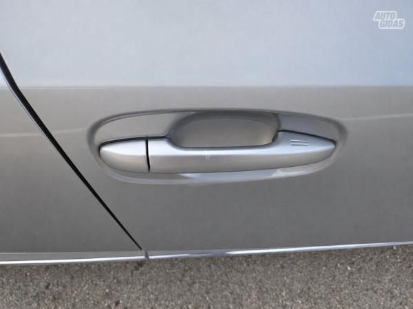 Grey Toyota Avensis 2013 in Kaunas, with an engine capacity of 2.00 L and mileage of 213 thousand km for 9650 €, photo 6 on AUTOMOTO.COM.LV