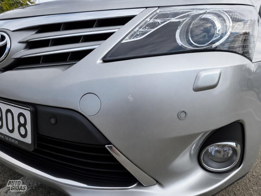 Grey Toyota Avensis 2013 in Kaunas, with an engine capacity of 2.00 L and mileage of 213 thousand km for 9650 €, photo 8 on AUTOMOTO.COM.LV