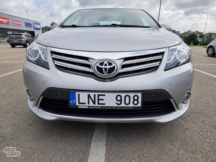 Grey Toyota Avensis 2013 in Kaunas, with an engine capacity of 2.00 L and mileage of 213 thousand km for 9650 €, photo 9 on AUTOMOTO.COM.LV