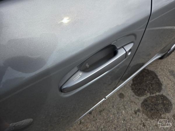 Grey Toyota Avensis 2013 in Kaunas, with an engine capacity of 2.00 L and mileage of 213 thousand km for 9650 €, photo 10 on AUTOMOTO.COM.LV