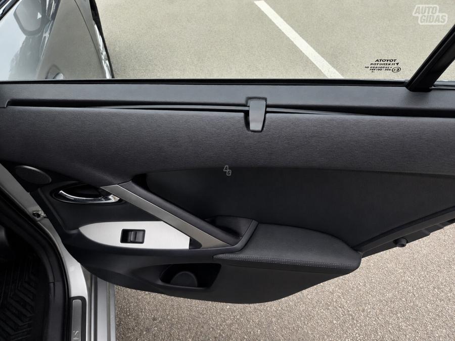 Grey Toyota Avensis 2013 in Kaunas, with an engine capacity of 2.00 L and mileage of 213 thousand km for 9650 €, photo 21 on AUTOMOTO.COM.LV