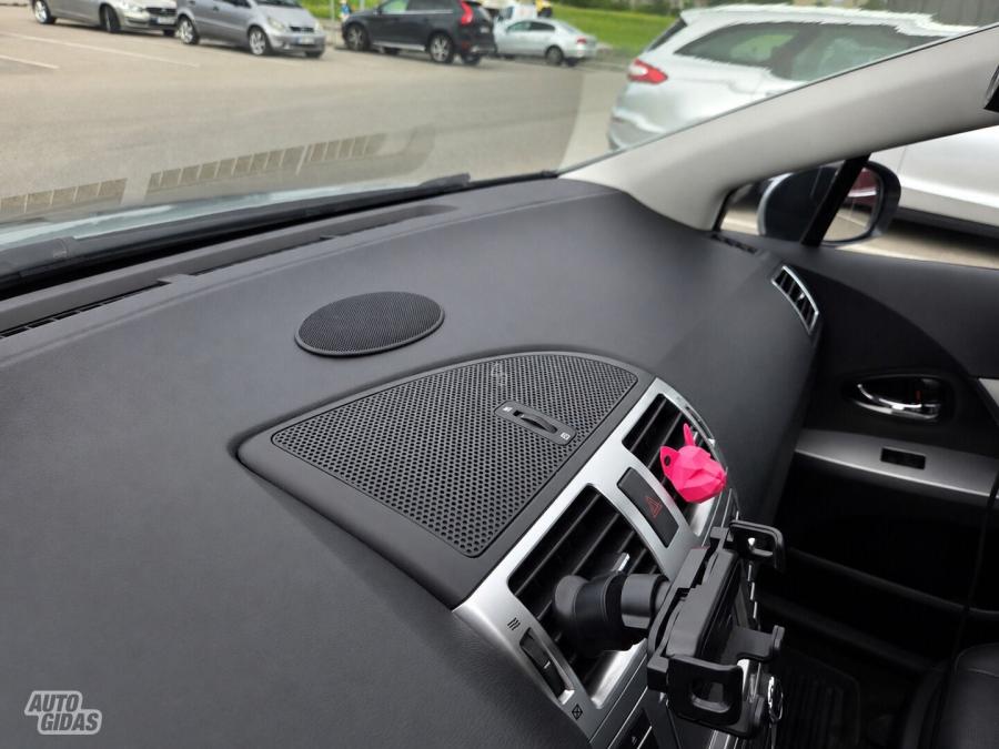 Grey Toyota Avensis 2013 in Kaunas, with an engine capacity of 2.00 L and mileage of 213 thousand km for 9650 €, photo 31 on AUTOMOTO.COM.LV