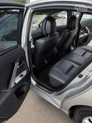 Grey Toyota Avensis 2013 in Kaunas, with an engine capacity of 2.00 L and mileage of 213 thousand km for 9550 €, photo 22 on AUTOMOTO.COM.LV
