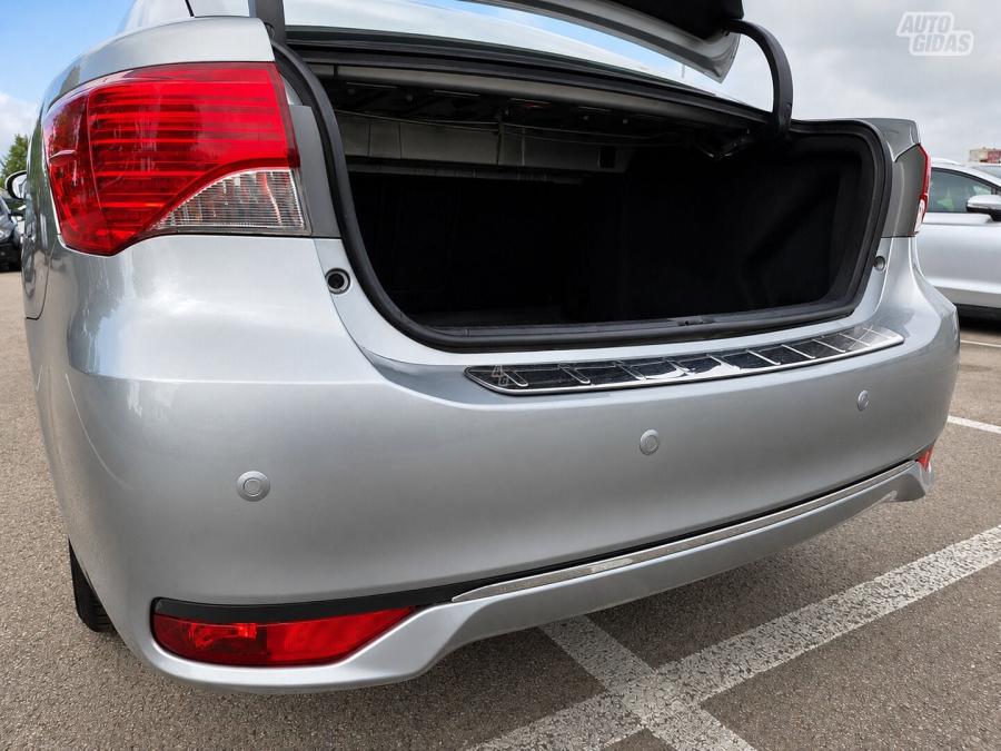 Grey Toyota Avensis 2013 in Kaunas, with an engine capacity of 2.00 L and mileage of 213 thousand km for 9550 €, photo 24 on AUTOMOTO.COM.LV