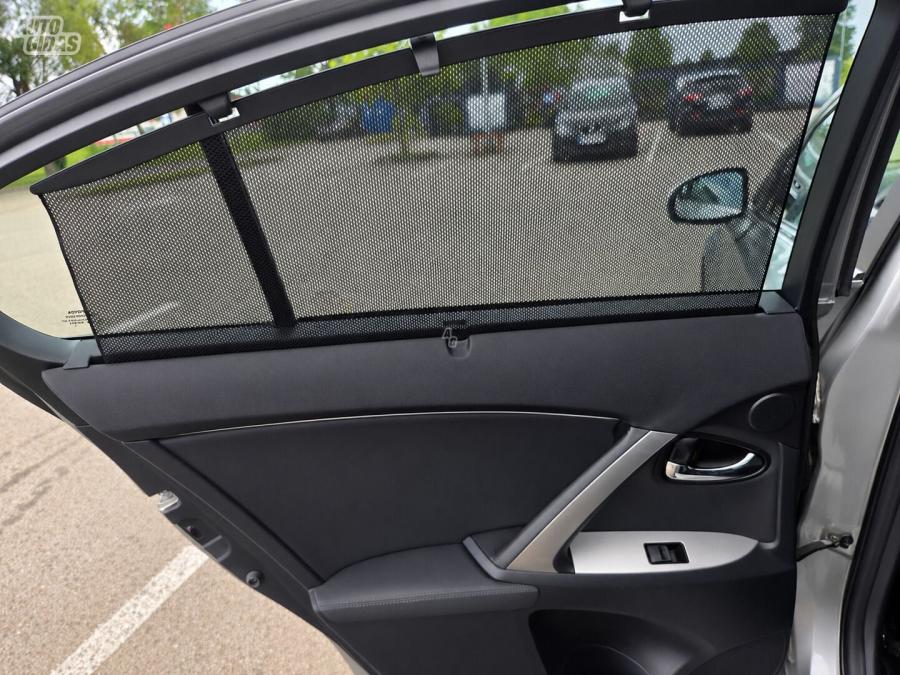 Grey Toyota Avensis 2013 in Kaunas, with an engine capacity of 2.00 L and mileage of 213 thousand km for 9550 €, photo 25 on AUTOMOTO.COM.LV
