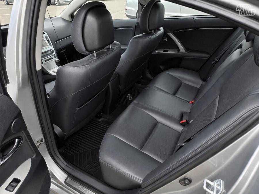 Grey Toyota Avensis 2013 in Kaunas, with an engine capacity of 2.00 L and mileage of 213 thousand km for 9550 €, photo 36 on AUTOMOTO.COM.LV