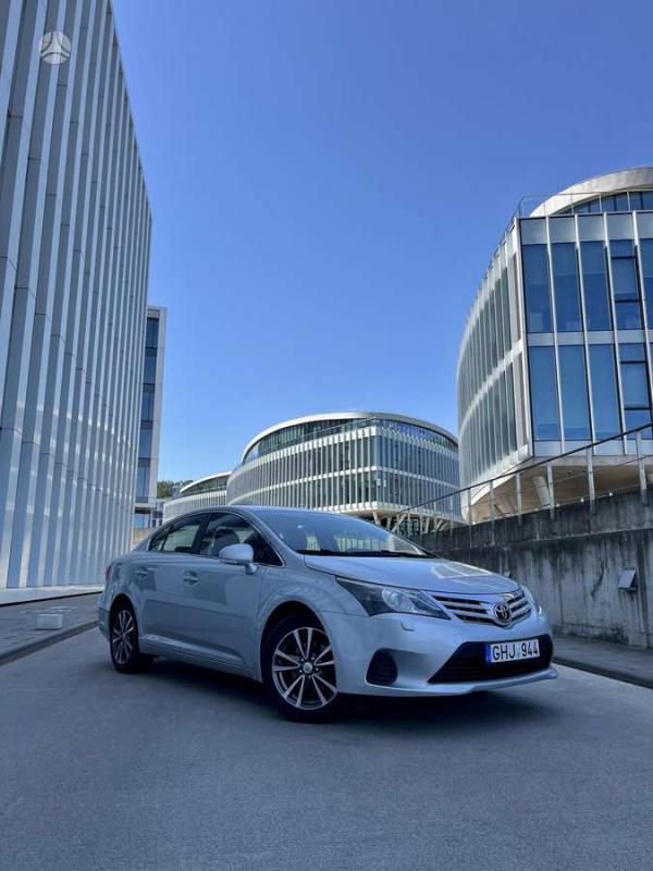 Pelēks Toyota Avensis 2013 Viļņa, ar dzinēja tilpumu 2.00 L un nobraukumu 214 tūkst. km par 5950 €, foto 1 vietnē AUTOMOTO.COM.LV