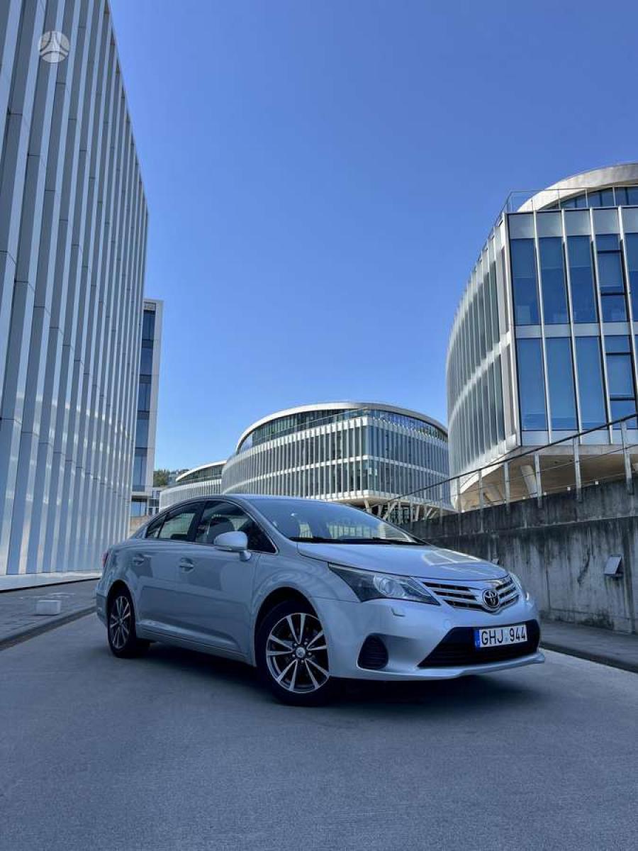 Pelēks Toyota Avensis 2013 Viļņa, ar dzinēja tilpumu 2.00 L un nobraukumu 214 tūkst. km par 5950 €, foto 1 vietnē AUTOMOTO.COM.LV