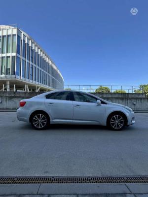 Pelēks Toyota Avensis 2013 Viļņa, ar dzinēja tilpumu 2.00 L un nobraukumu 214 tūkst. km par 5950 €, foto 3 vietnē AUTOMOTO.COM.LV