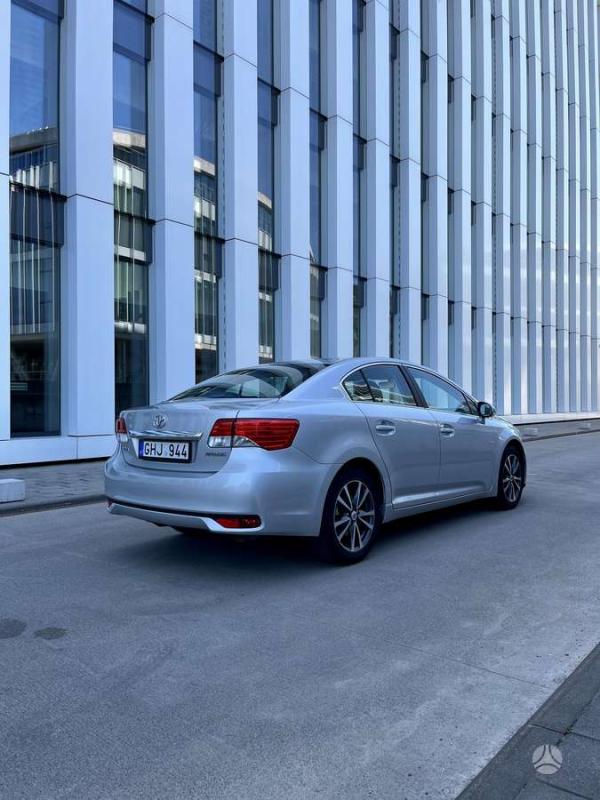 Pelēks Toyota Avensis 2013 Viļņa, ar dzinēja tilpumu 2.00 L un nobraukumu 214 tūkst. km par 5950 €, foto 3 vietnē AUTOMOTO.COM.LV
