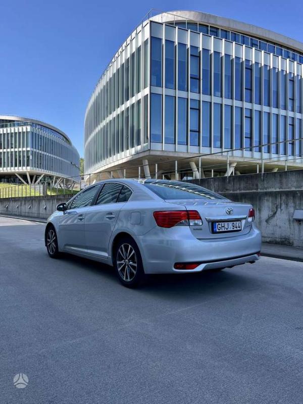 Pelēks Toyota Avensis 2013 Viļņa, ar dzinēja tilpumu 2.00 L un nobraukumu 214 tūkst. km par 5950 €, foto 5 vietnē AUTOMOTO.COM.LV