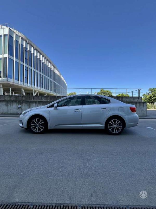 Pelēks Toyota Avensis 2013 Viļņa, ar dzinēja tilpumu 2.00 L un nobraukumu 214 tūkst. km par 5950 €, foto 6 vietnē AUTOMOTO.COM.LV