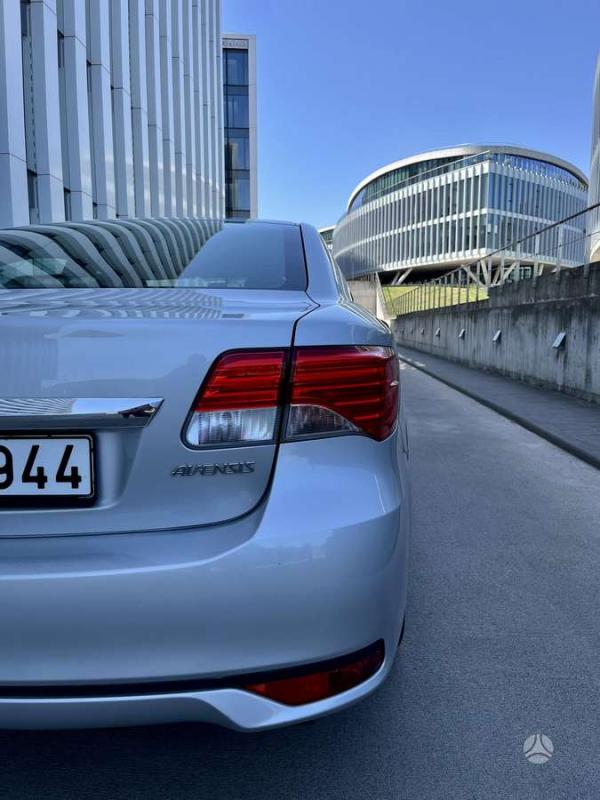 Pelēks Toyota Avensis 2013 Viļņa, ar dzinēja tilpumu 2.00 L un nobraukumu 214 tūkst. km par 5950 €, foto 7 vietnē AUTOMOTO.COM.LV