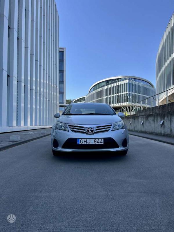 Pelēks Toyota Avensis 2013 Viļņa, ar dzinēja tilpumu 2.00 L un nobraukumu 214 tūkst. km par 5950 €, foto 10 vietnē AUTOMOTO.COM.LV