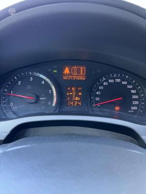 Pelēks Toyota Avensis 2013 Viļņa, ar dzinēja tilpumu 2.00 L un nobraukumu 214 tūkst. km par 5950 €, foto 14 vietnē AUTOMOTO.COM.LV