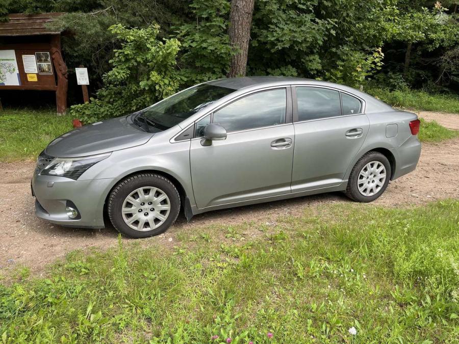 Серый Тойота Авенсис 2013 в Клайпеда, объемом двигателя 2.00 л и пробегом 218 тыс. км за 4800 €, фото 1 на AUTOMOTO.COM.LV