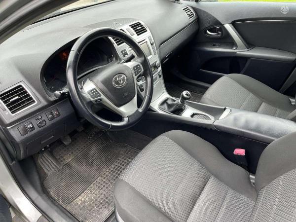 Grey Toyota Avensis 2013 in Klaipeda, with an engine capacity of 2.00 L and mileage of 218 thousand km for 4800 €, photo 2 on AUTOMOTO.COM.LV