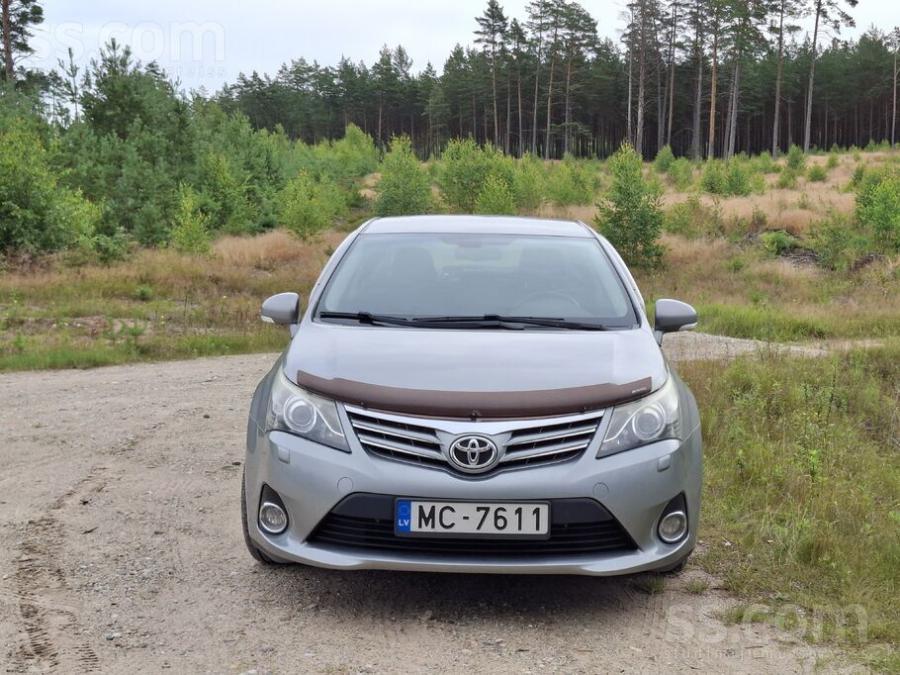 Pelēks Toyota Avensis 2013 Rīga, ar dzinēja tilpumu 1.80 L un nobraukumu 255 tūkst. km par 7800 €, foto 3 vietnē AUTOMOTO.COM.LV