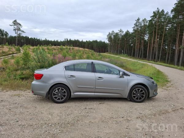 Pelēks Toyota Avensis 2013 Rīga, ar dzinēja tilpumu 1.80 L un nobraukumu 255 tūkst. km par 7800 €, foto 3 vietnē AUTOMOTO.COM.LV