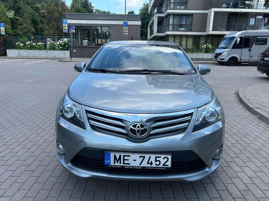 Серый Тойота Авенсис 2013 в Вильнюс, объемом двигателя 1.80 л и пробегом 297 тыс. км за 4800 €, фото 3 на AUTOMOTO.COM.LV