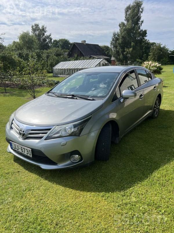 Grey Toyota Avensis 2013 in Valmiera, with an engine capacity of 2.00 L and mileage of 207 thousand km for 5790 €, photo 2 on AUTOMOTO.COM.LV