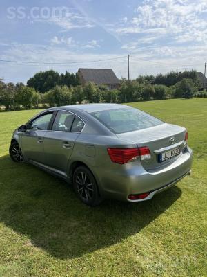 Grey Toyota Avensis 2013 in Valmiera, with an engine capacity of 2.00 L and mileage of 207 thousand km for 5790 €, photo 5 on AUTOMOTO.COM.LV