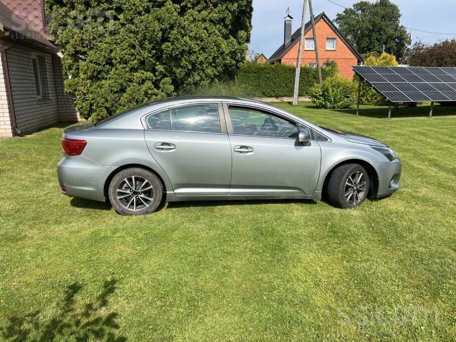 Grey Toyota Avensis 2013 in Valmiera, with an engine capacity of 2.00 L and mileage of 207 thousand km for 5790 €, photo 6 on AUTOMOTO.COM.LV