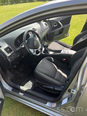 Grey Toyota Avensis 2013 in Valmiera, with an engine capacity of 2.00 L and mileage of 207 thousand km for 5790 €, photo 9 on AUTOMOTO.COM.LV