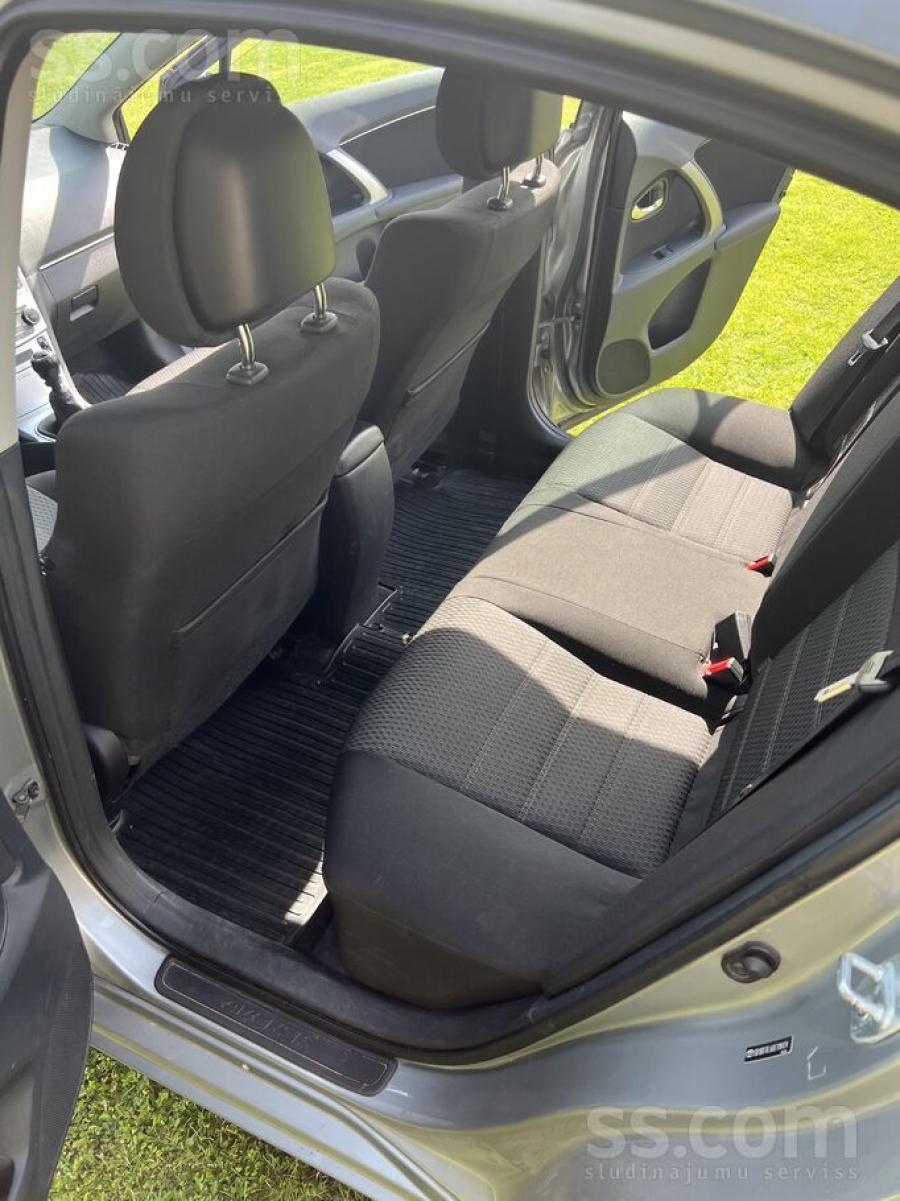 Grey Toyota Avensis 2013 in Valmiera, with an engine capacity of 2.00 L and mileage of 207 thousand km for 5790 €, photo 11 on AUTOMOTO.COM.LV