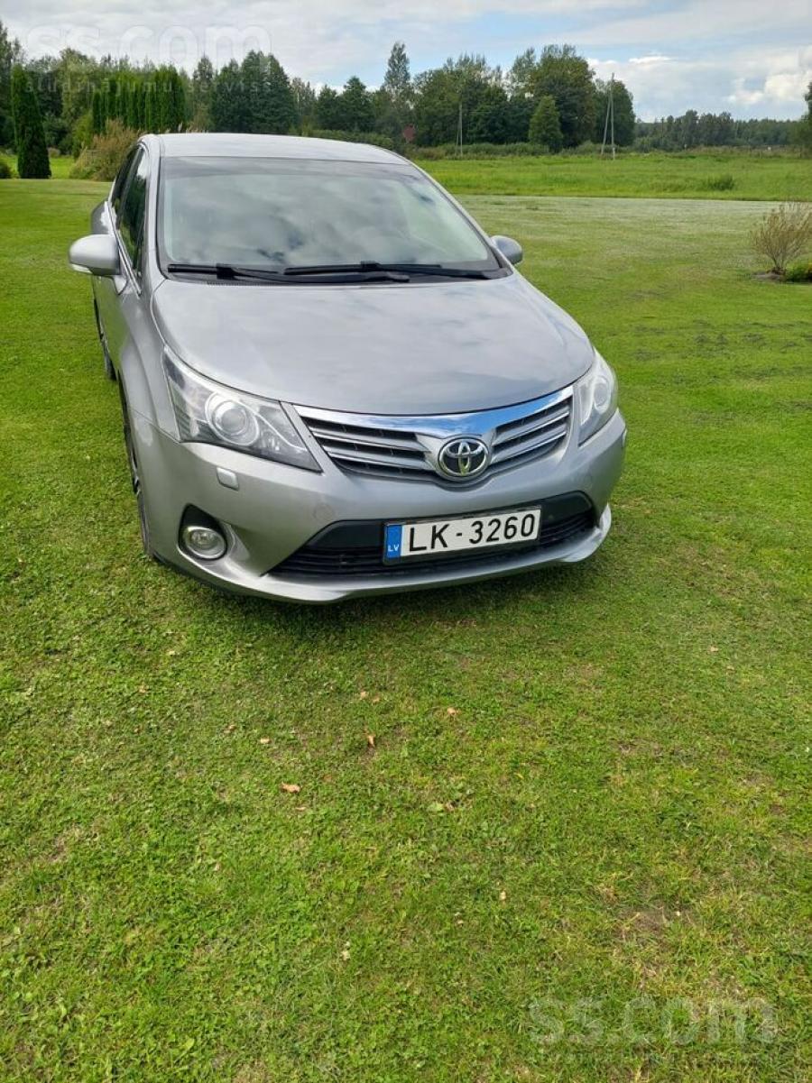 Pelēks Toyota Avensis 2013 Jēkabpils, ar dzinēja tilpumu 2.00 L un nobraukumu 186 tūkst. km par 5050 €, foto 4 vietnē AUTOMOTO.COM.LV