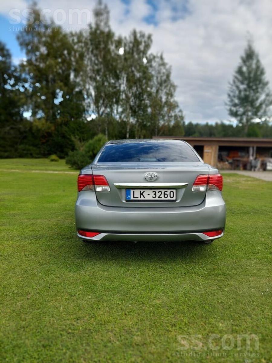 Pelēks Toyota Avensis 2013 Jēkabpils, ar dzinēja tilpumu 2.00 L un nobraukumu 186 tūkst. km par 5050 €, foto 5 vietnē AUTOMOTO.COM.LV