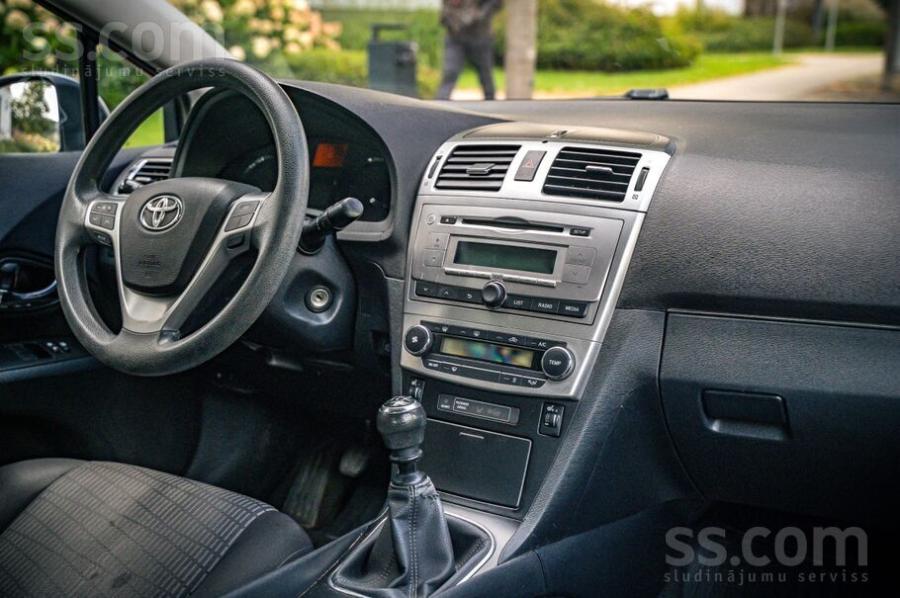 Pelēks Toyota Avensis 2013 Rīga, ar dzinēja tilpumu 2.00 L un nobraukumu 187 tūkst. km par 2990 €, foto 8 vietnē AUTOMOTO.COM.LV
