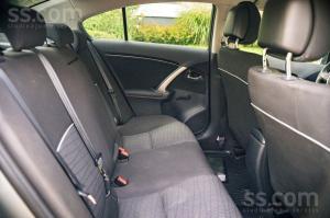 Pelēks Toyota Avensis 2013 Rīga, ar dzinēja tilpumu 2.00 L un nobraukumu 187 tūkst. km par 2990 €, foto 11 vietnē AUTOMOTO.COM.LV