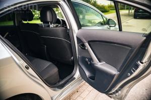 Pelēks Toyota Avensis 2013 Rīga, ar dzinēja tilpumu 2.00 L un nobraukumu 187 tūkst. km par 2990 €, foto 12 vietnē AUTOMOTO.COM.LV