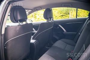 Pelēks Toyota Avensis 2013 Rīga, ar dzinēja tilpumu 2.00 L un nobraukumu 187 tūkst. km par 2990 €, foto 15 vietnē AUTOMOTO.COM.LV