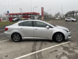 Pelēks Toyota Avensis 2014 Rīga, ar dzinēja tilpumu 2.00 L un nobraukumu 326 tūkst. km par 5600 €, foto 3 vietnē AUTOMOTO.COM.LV
