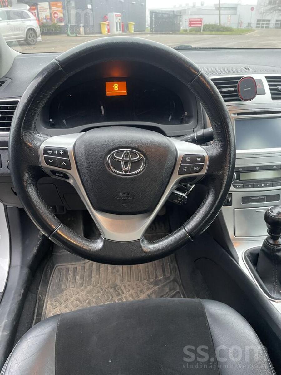 Pelēks Toyota Avensis 2014 Rīga, ar dzinēja tilpumu 2.00 L un nobraukumu 326 tūkst. km par 5600 €, foto 7 vietnē AUTOMOTO.COM.LV