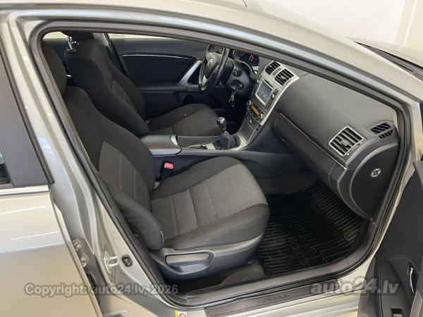 Grey Toyota Avensis 2014 in Rakvere, with an engine capacity of 1.80 L and mileage of 131 thousand km for 9490 €, photo 5 on AUTOMOTO.COM.LV