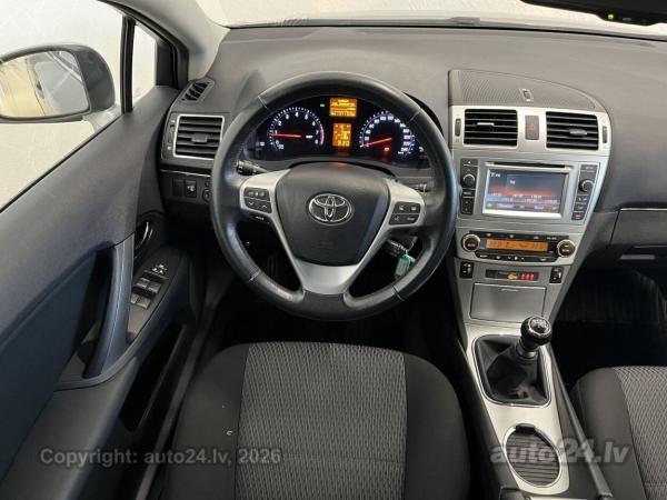 Grey Toyota Avensis 2014 in Rakvere, with an engine capacity of 1.80 L and mileage of 131 thousand km for 9490 €, photo 8 on AUTOMOTO.COM.LV