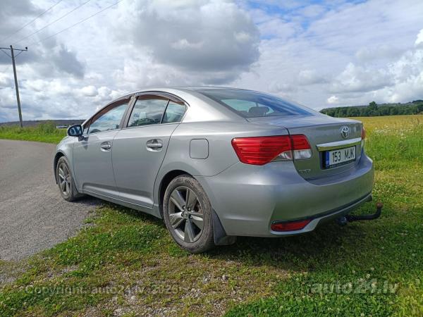 Pelēks Toyota Avensis 2014 Jehvi, ar dzinēja tilpumu 2.00 L un nobraukumu 155 tūkst. km par 8000 €, foto 4 vietnē AUTOMOTO.COM.LV